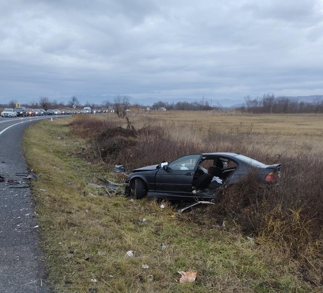 Circulație blocată pe DN 66, în urma producerii unui accident rutier ...